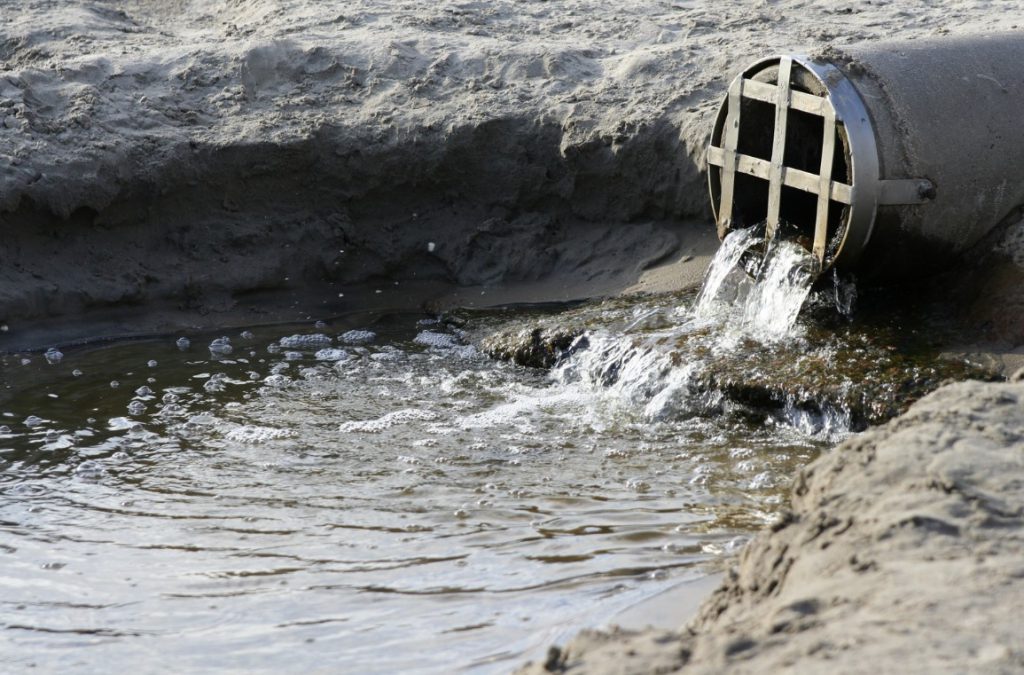 How to Deal with These 4 Common Water Contamination Causes - Miracle ...